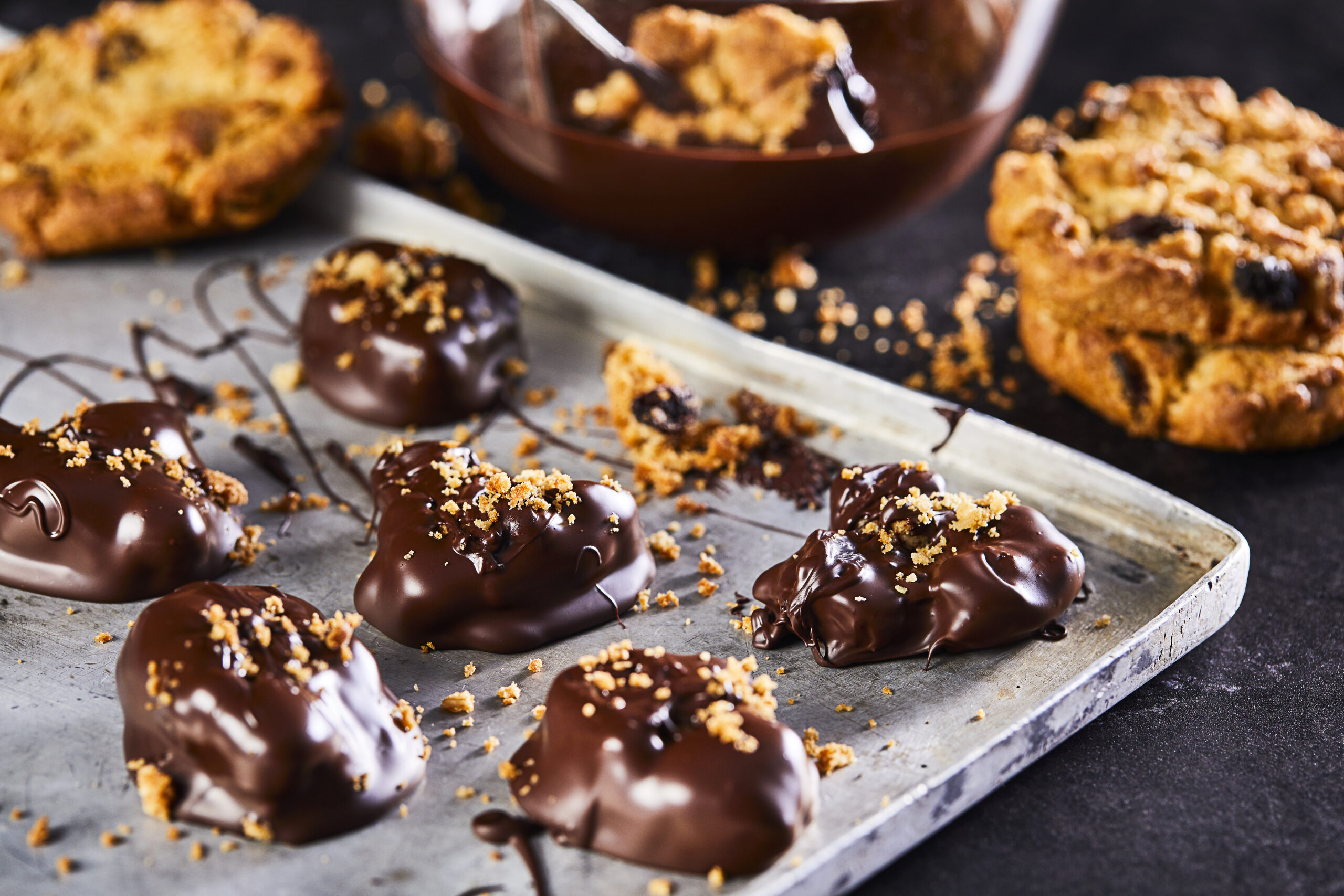 Chocolate Cookie Chunks - Stir it up Magazine